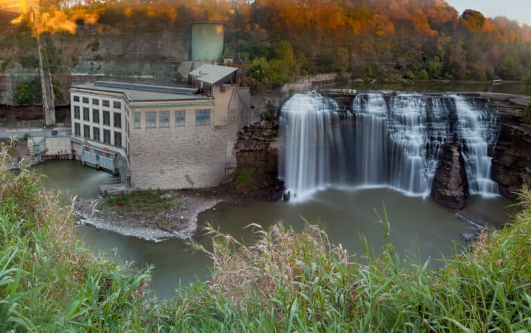 How to Get to Lower Falls in Rochester, New York - Uncovering New York