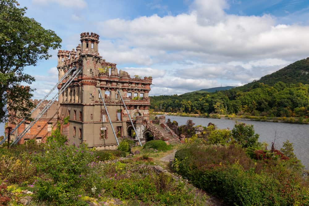 Exploring the Abandoned Bannerman Castle on an Island in the Hudson ...